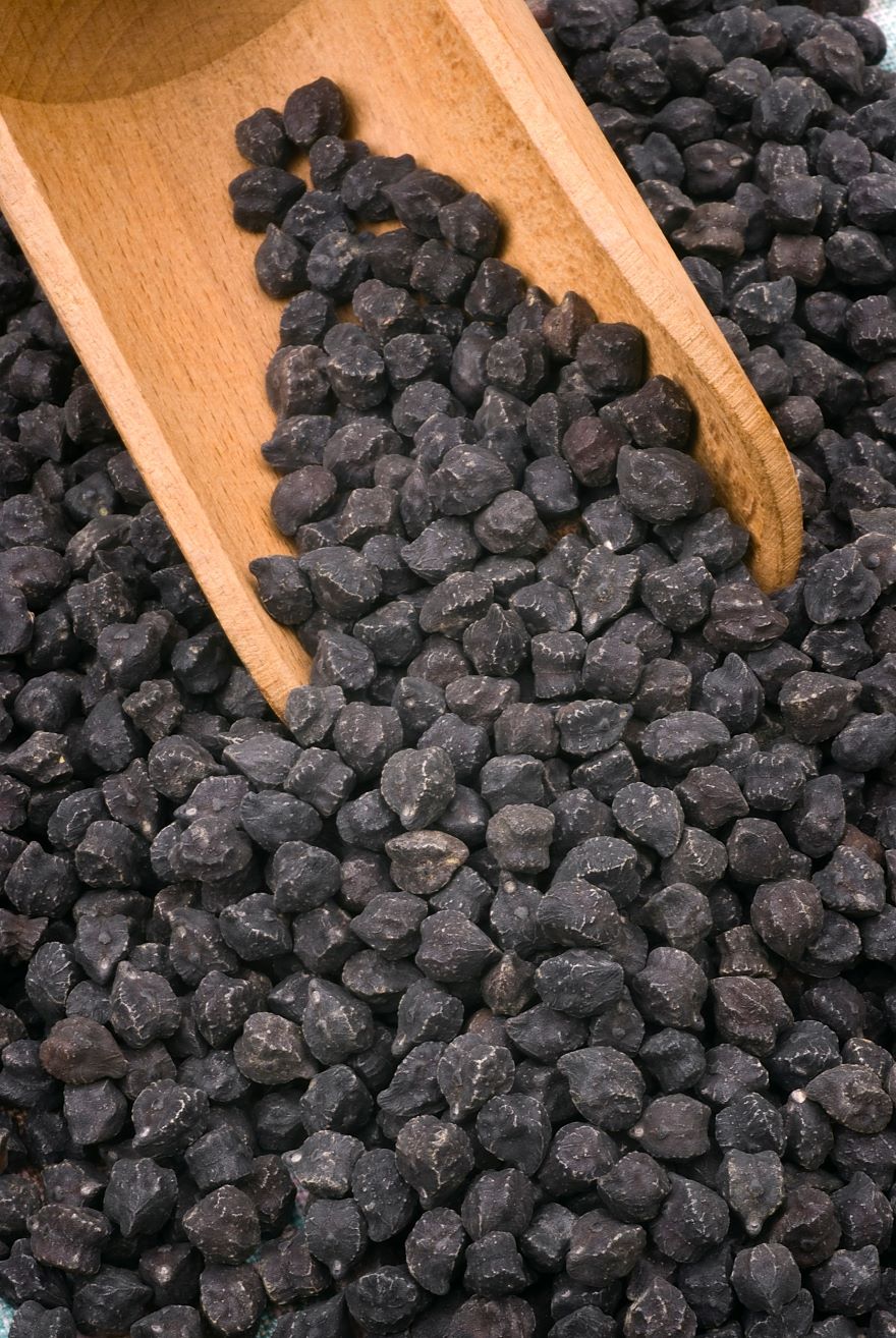 Black Chickpeas Explained: Taste, Nutrition, and Must-Try Recipes - My ...
